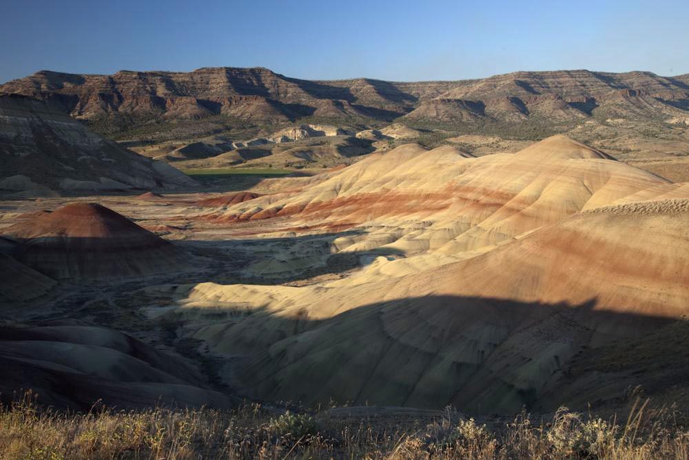 Folded paleosols and basalt, Oregon – Geology Pics