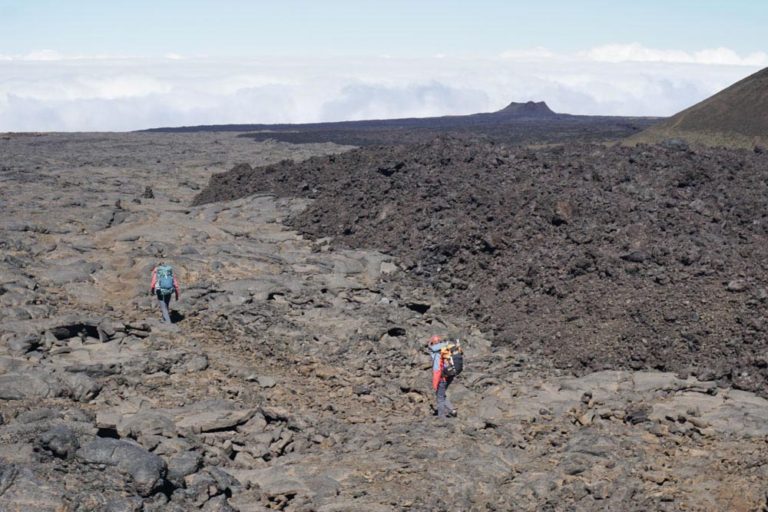 Pahoehoe and aa basalt, Mauna Loa – Geology Pics